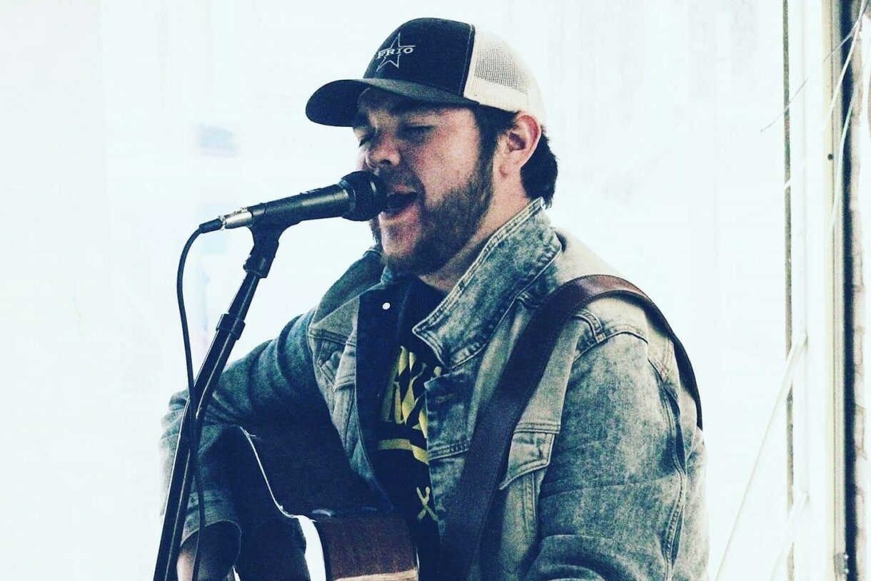 Chris Ryan Performs Live On Lake Conroe Saturday May 15th